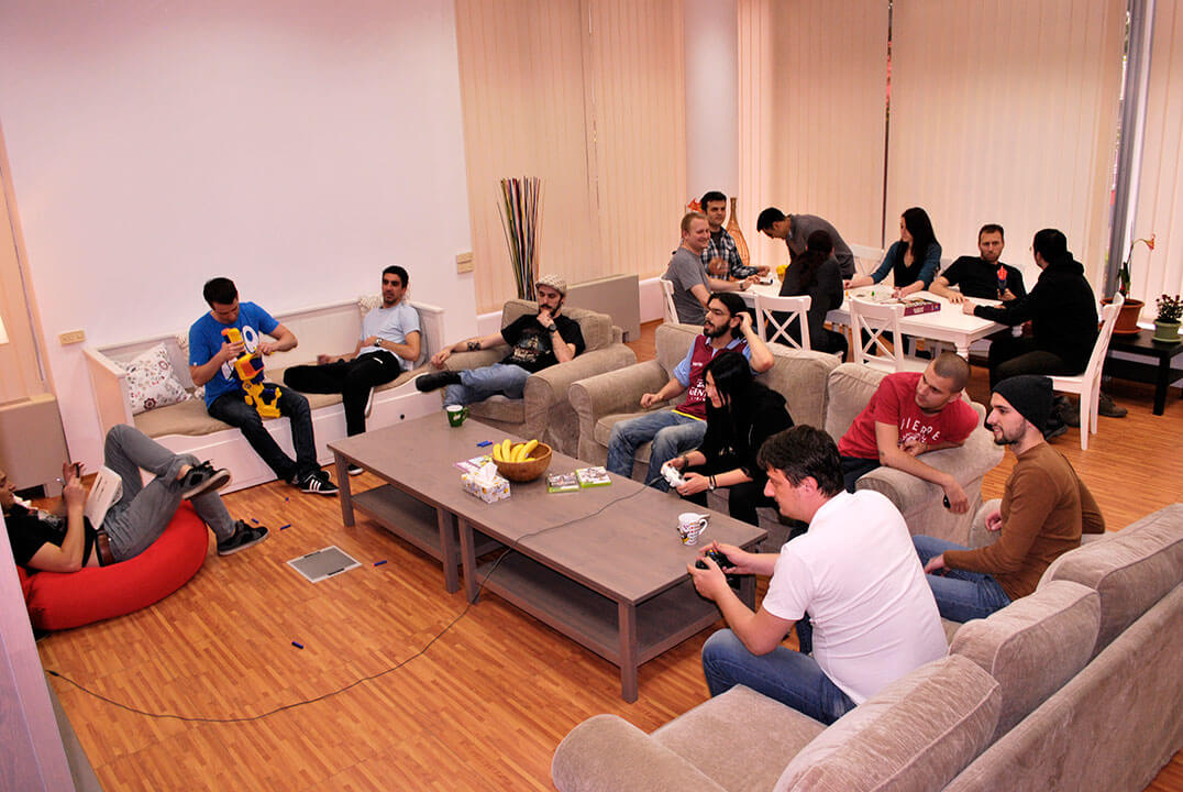 Vrei să lucrezi in game development? Amber Studio face angajări ...